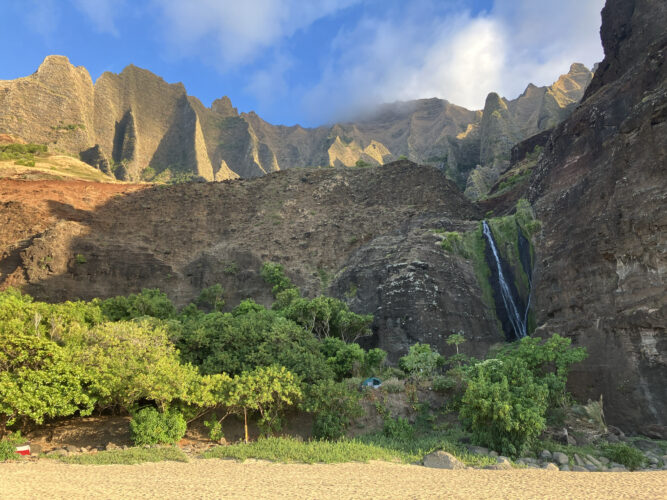 Entire Kalalau trail closed by DLNR after highly contagious norovirus ...